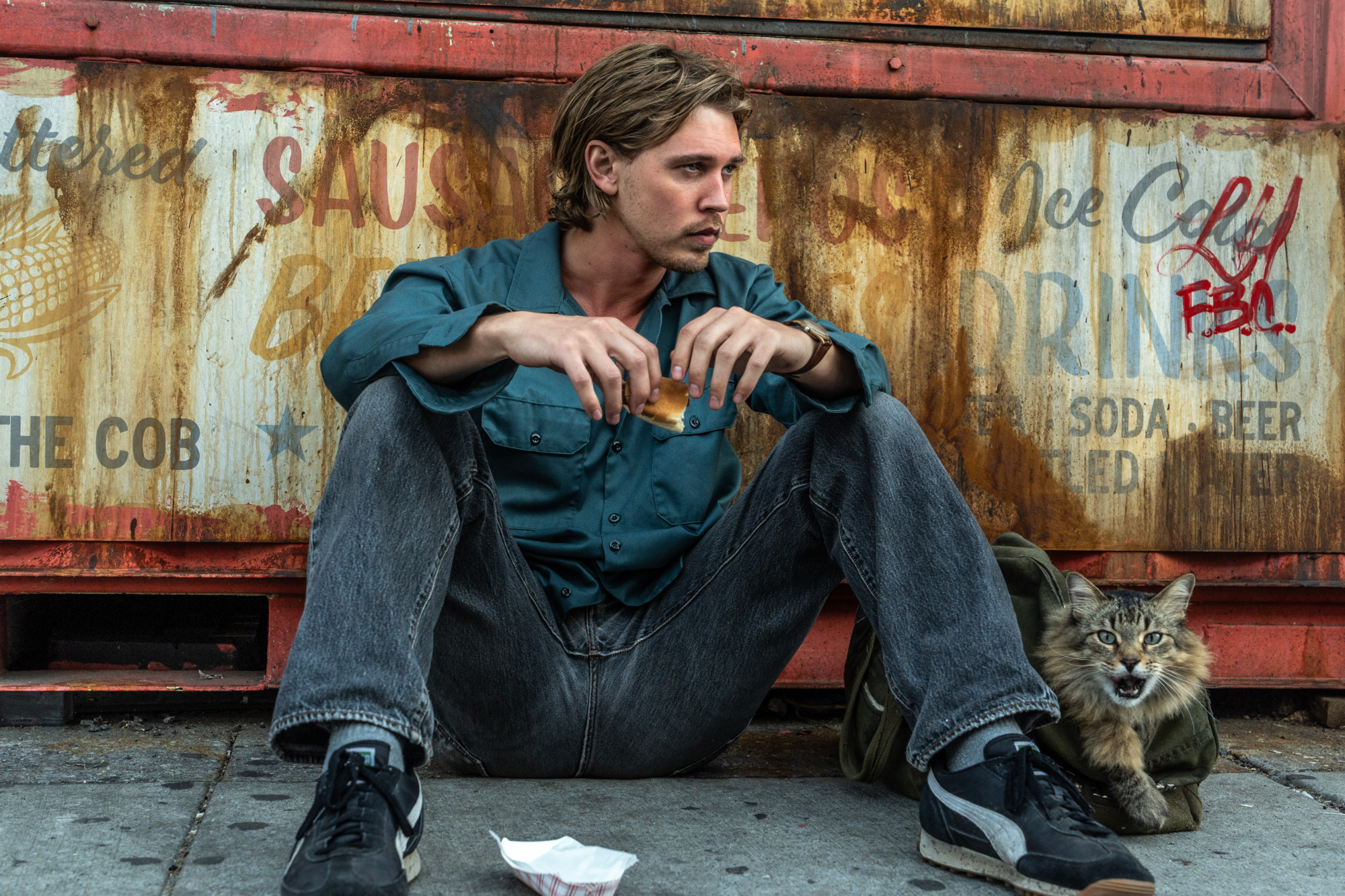 ‘Caught Stealing’ Review: A High-Octane Chain Reaction of Crime - THE ...